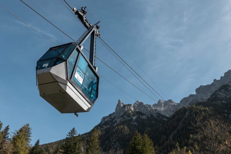 Mittenwald - Karwendel - Deutschlands zweithöchste Bergbahn • Enviadi